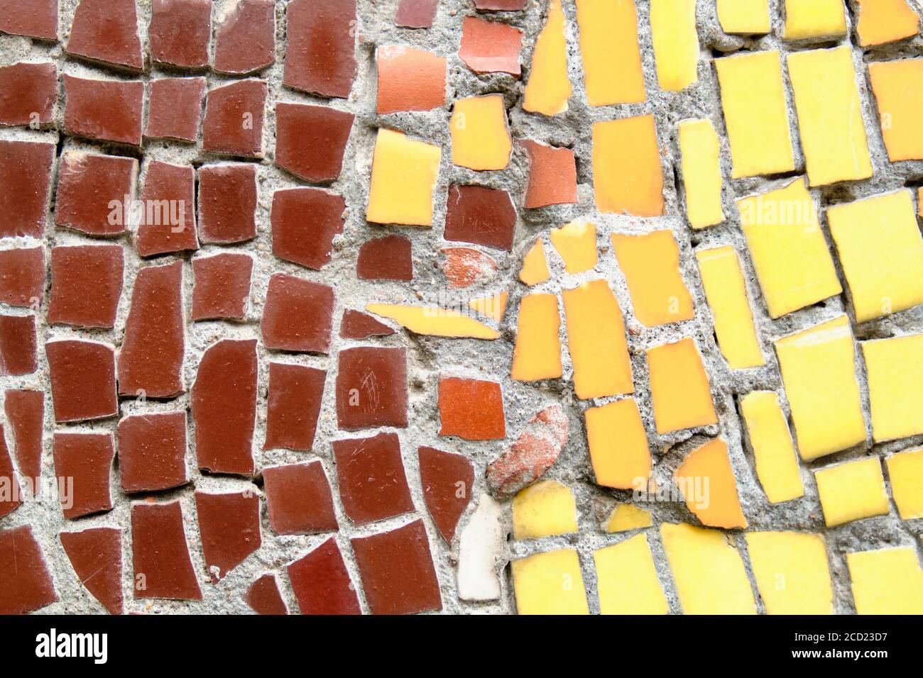 Shattered wall hi-res stock photography and images - Alamy
