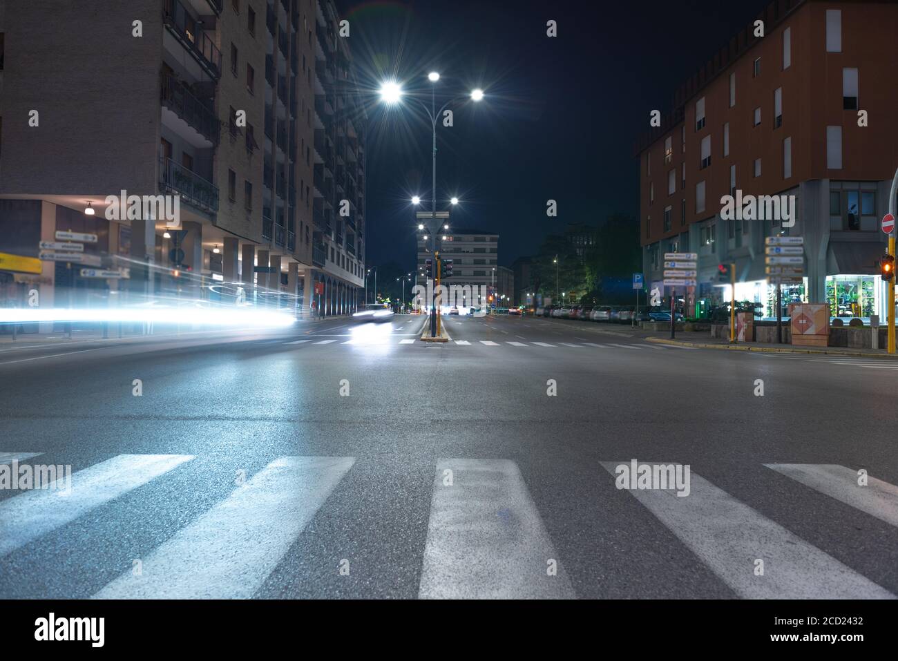 Italian traffic light hi-res stock photography and images - Alamy