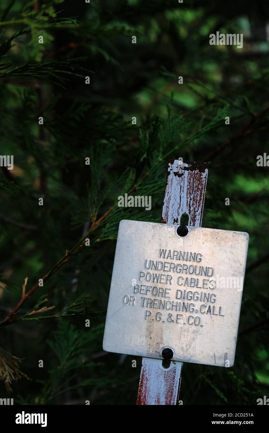 Underground cable warning sign hi-res stock photography and images - Alamy