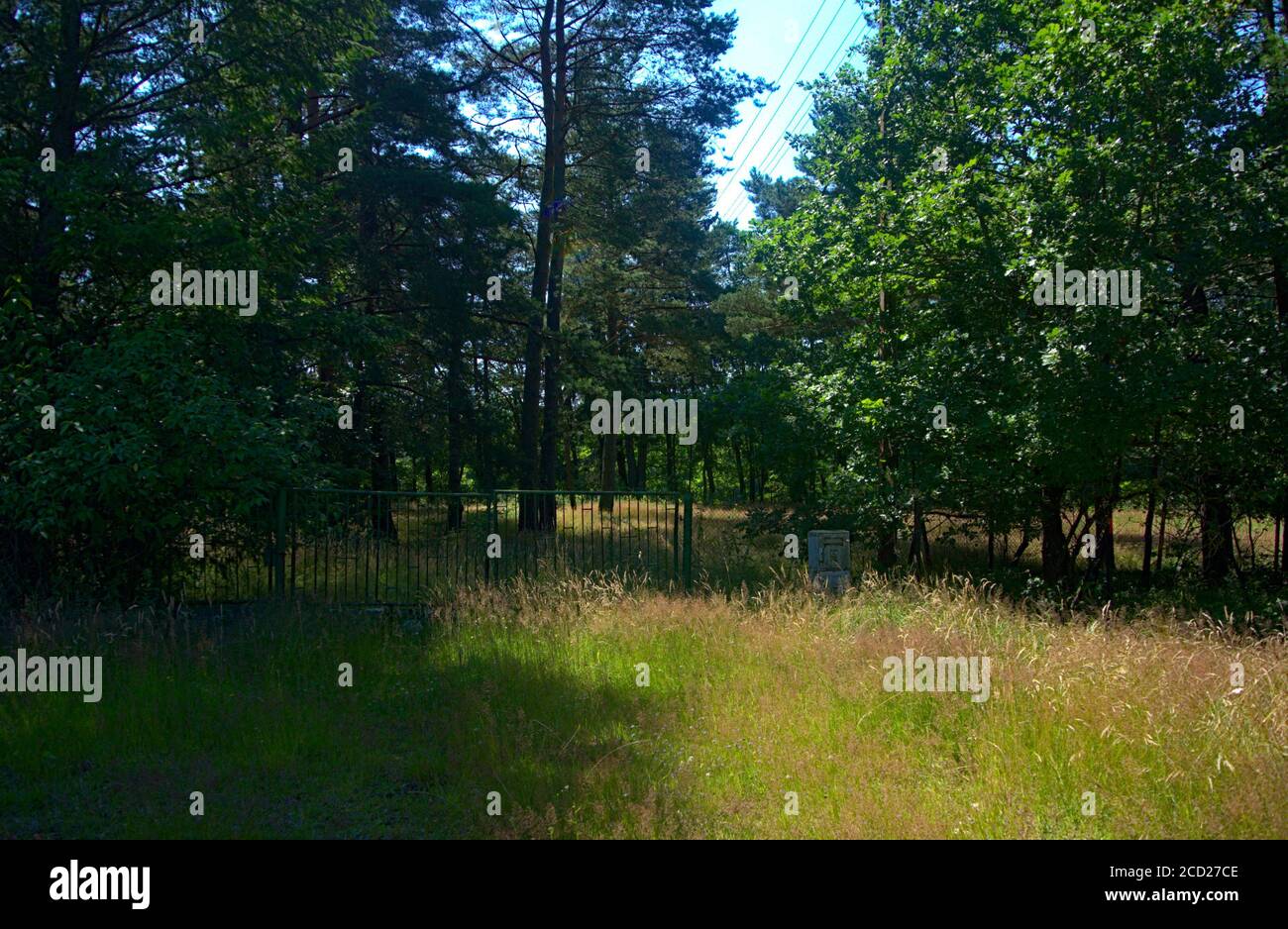 Concealed entrance hi-res stock photography and images - Alamy