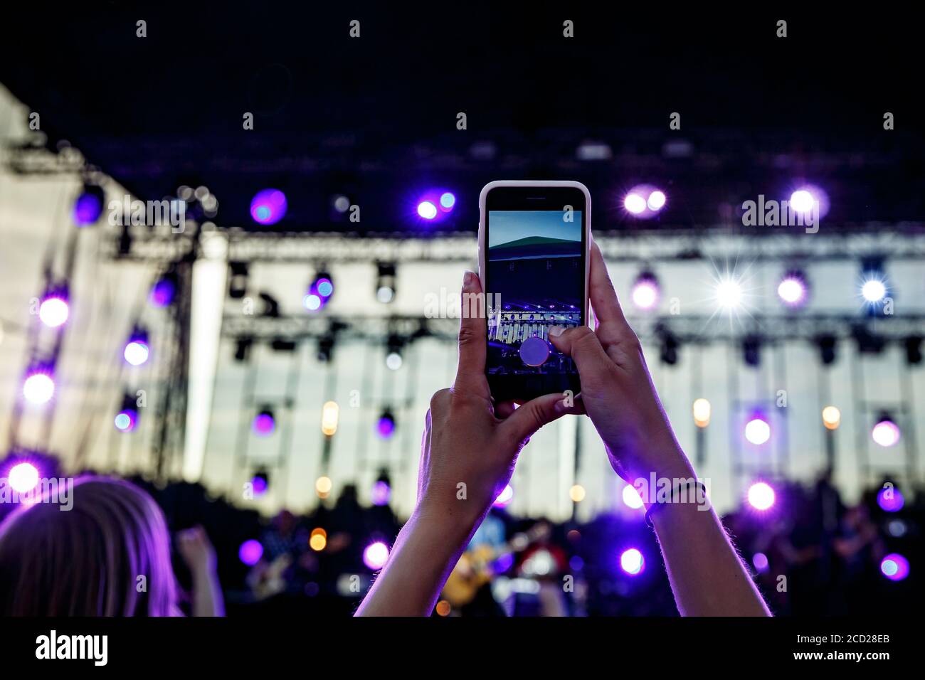 Online concert hi-res stock photography and images - Alamy