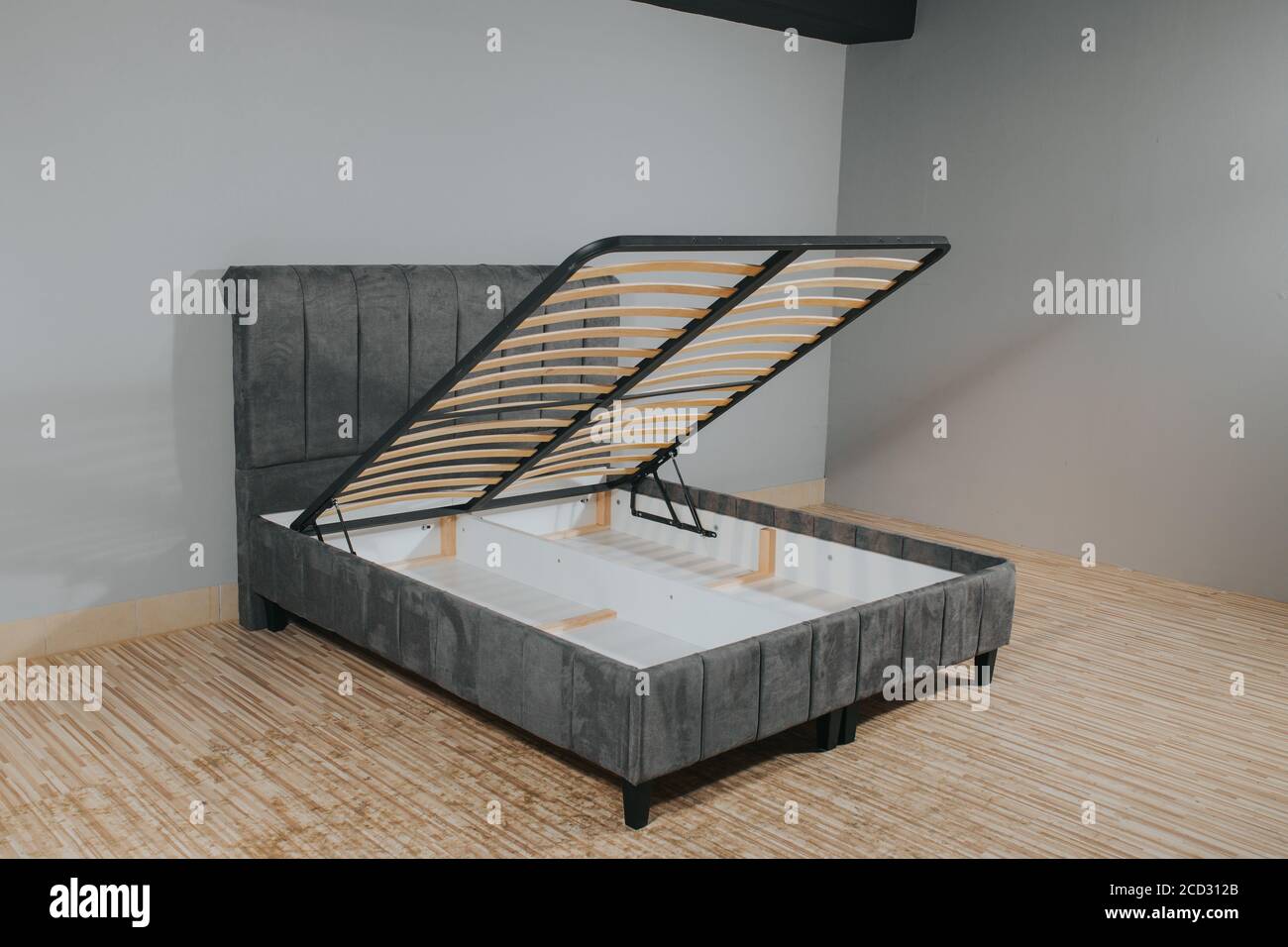 Without cloth hi-res stock photography and images - Alamy