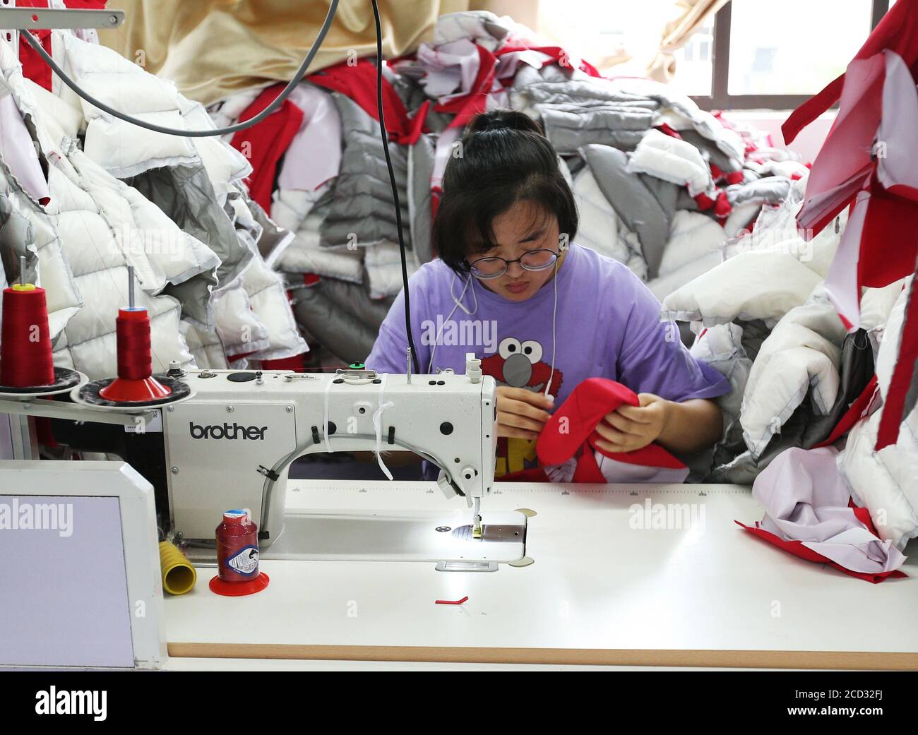 Chinese tailoring hi-res stock photography and images - Alamy