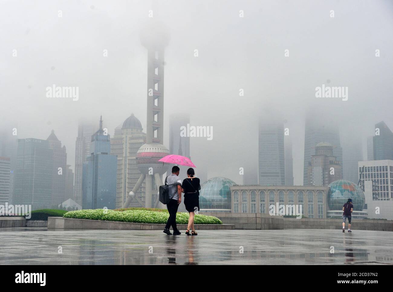 Rain in shanghai hi-res stock photography and images - Alamy