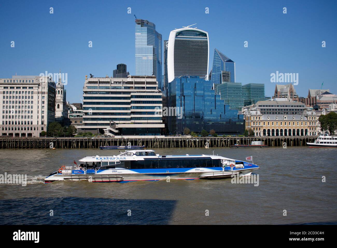 Skyline von London: Bishopsgate Tower, Leadenhall Building ("Käsereibe ...