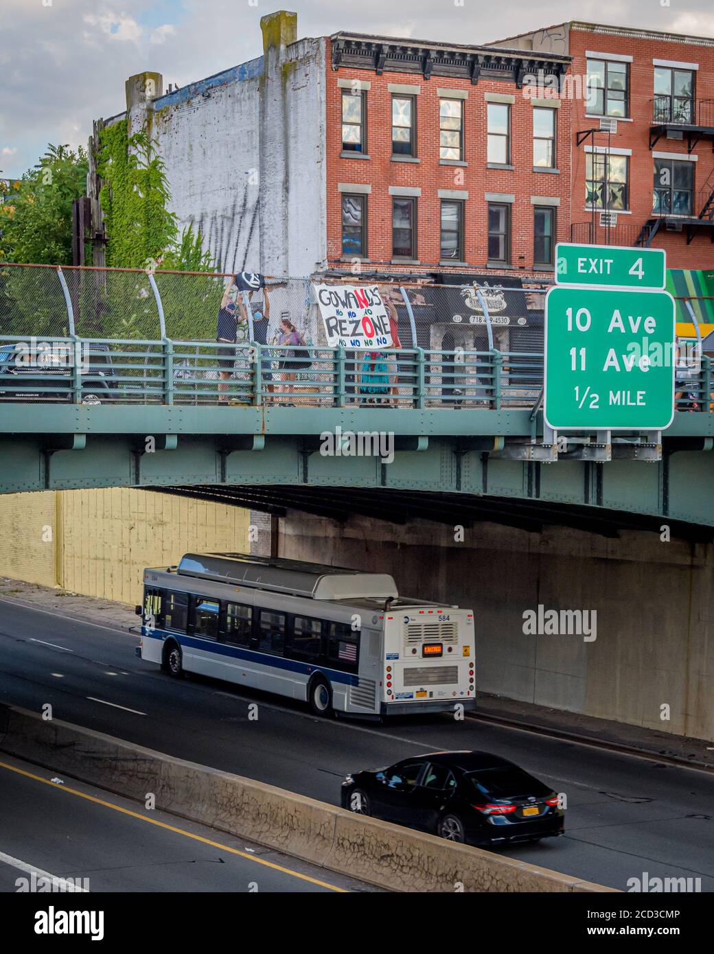 Banner drop hi-res stock photography and images - Alamy