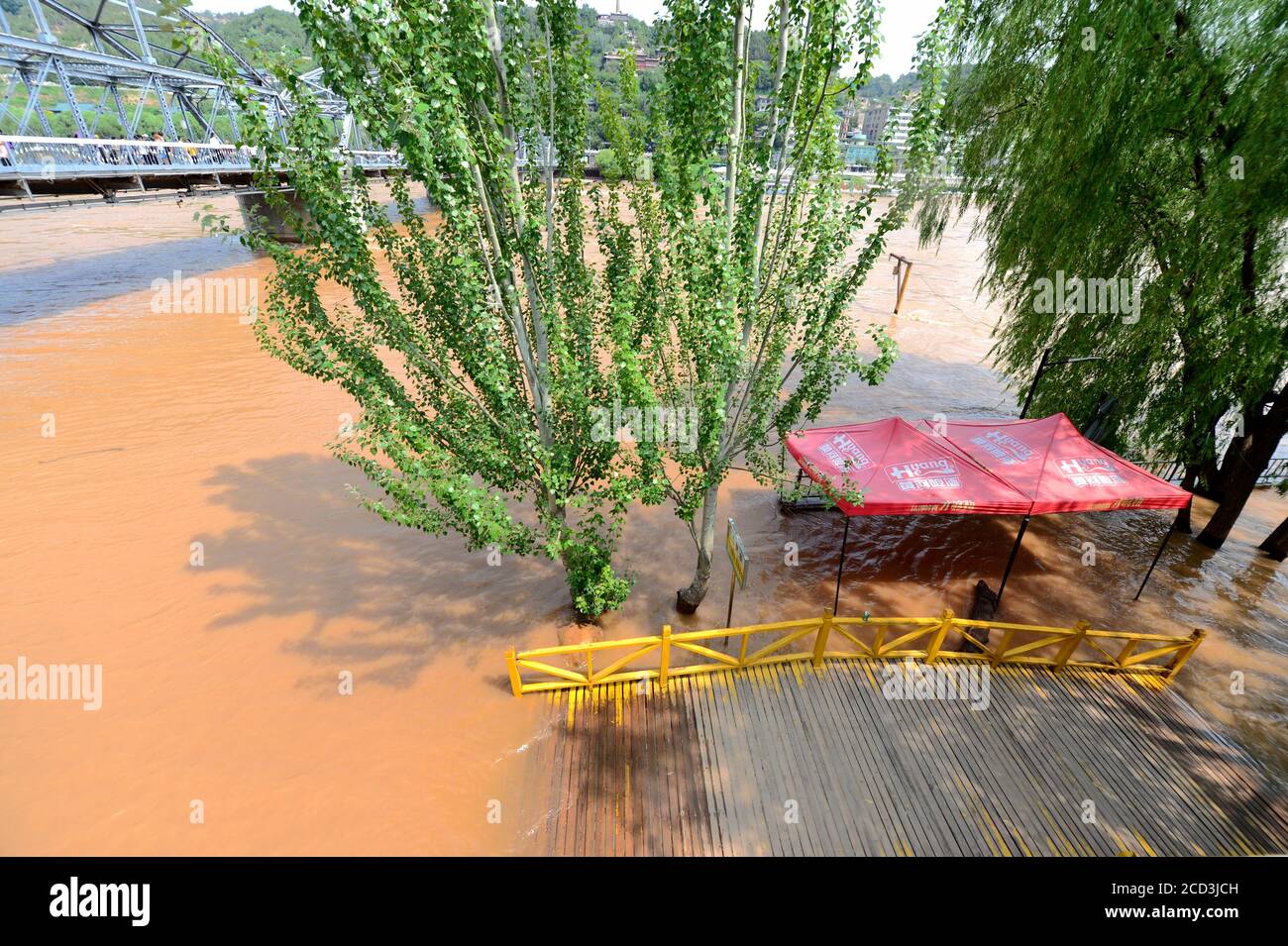 Water rises near Zhongshan Bridge in Lanzhou city, northwest China's ...