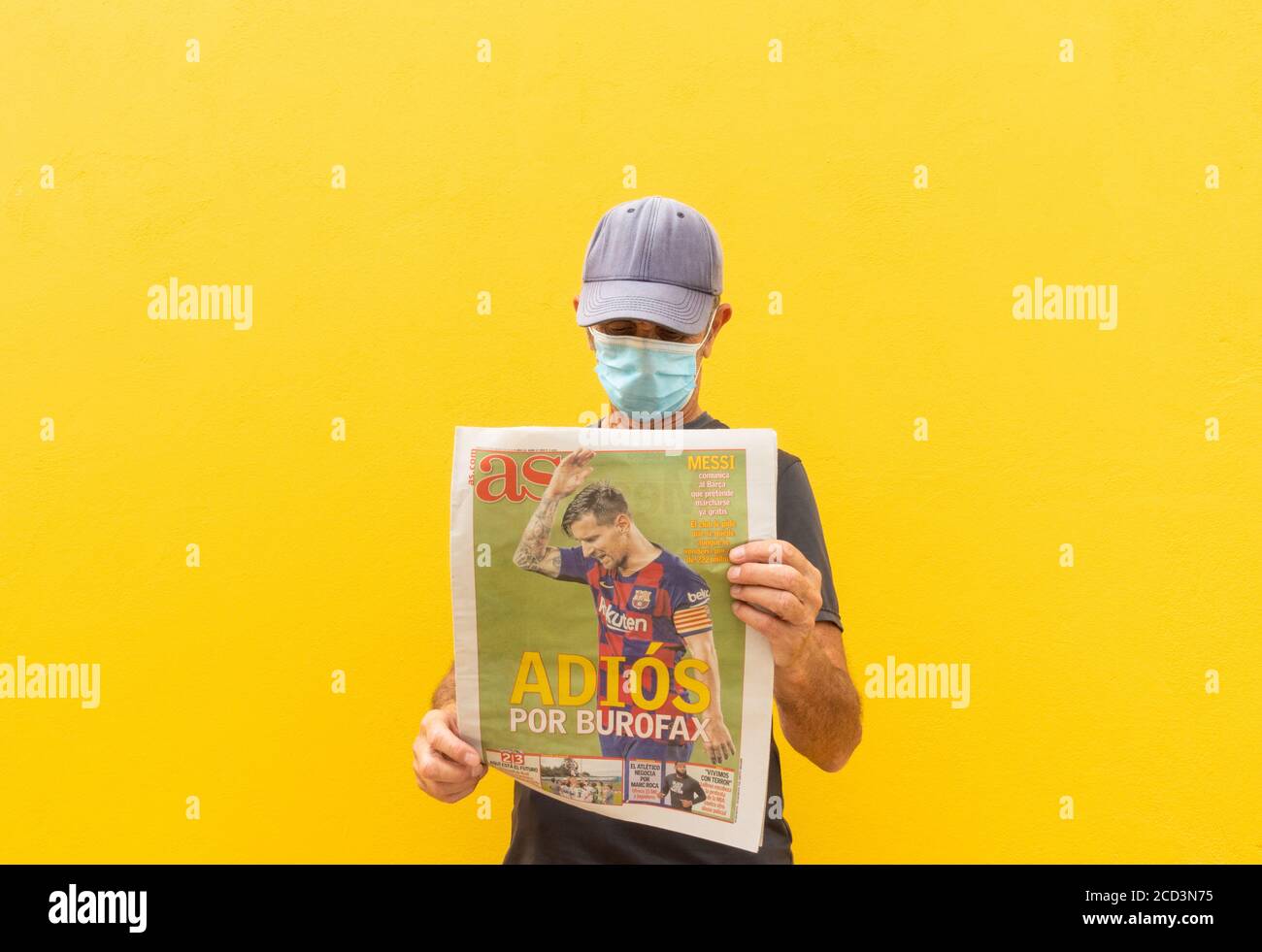 Lionel messi mask hi-res stock photography and images - Alamy