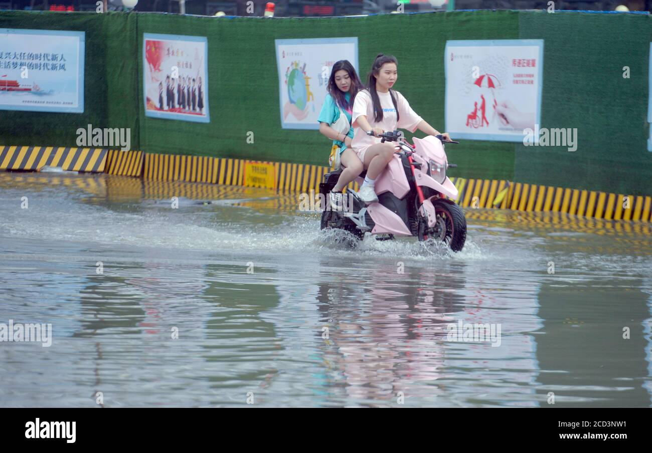 Water ponding hi-res stock photography and images - Alamy