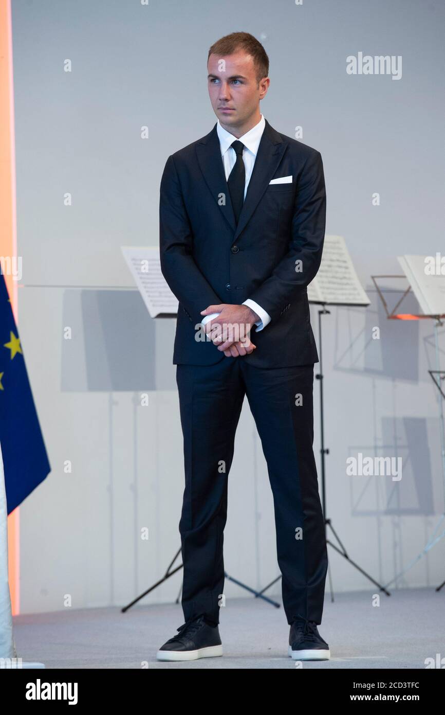 Mario Goetze, football player, whole figure, whole figure, whole body ...
