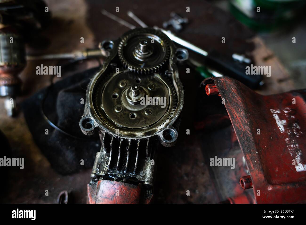 Car engine gear fix with engine oil close up Stock Photo - Alamy