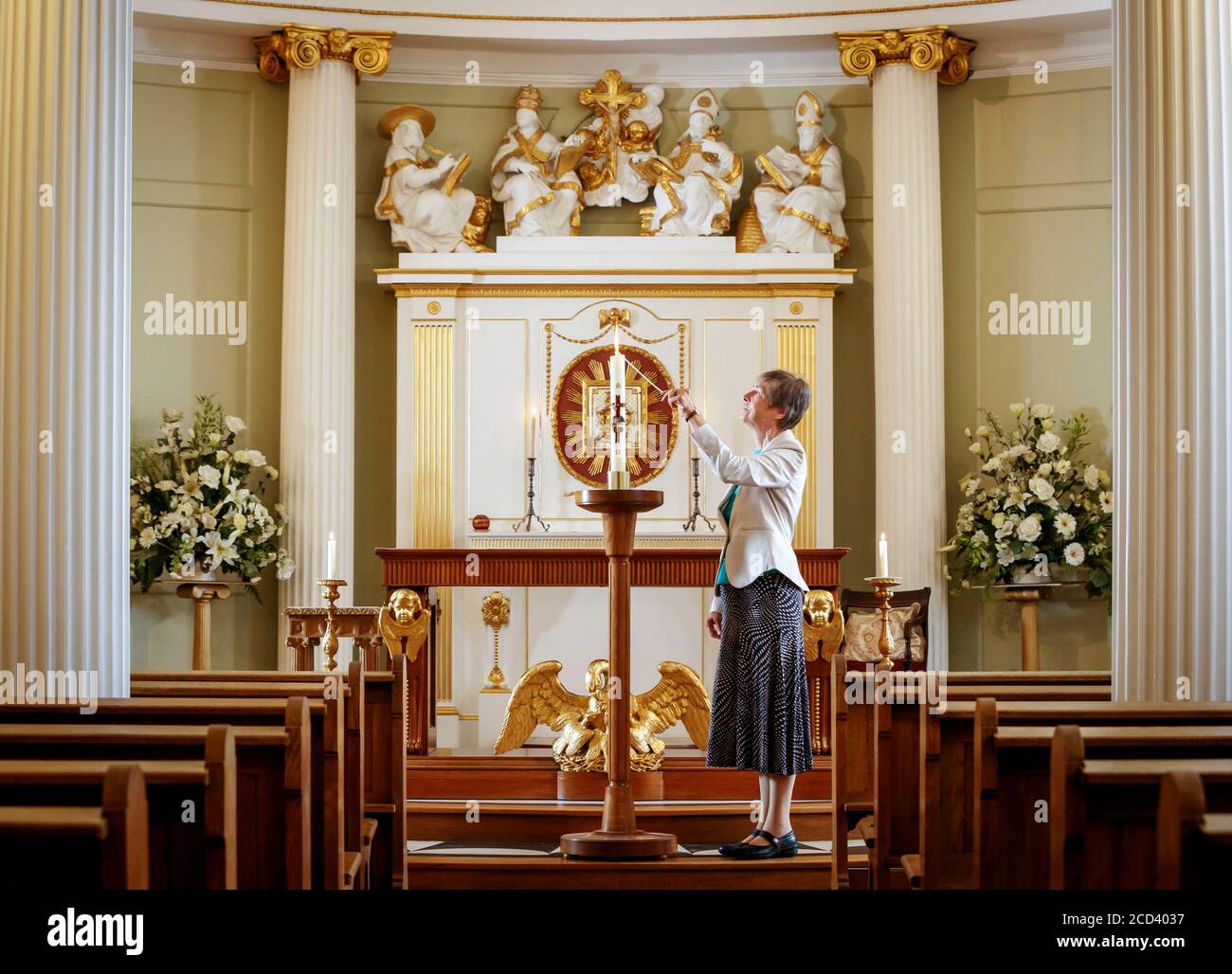 18th century hidden chapel bar convent hi-res stock photography and ...