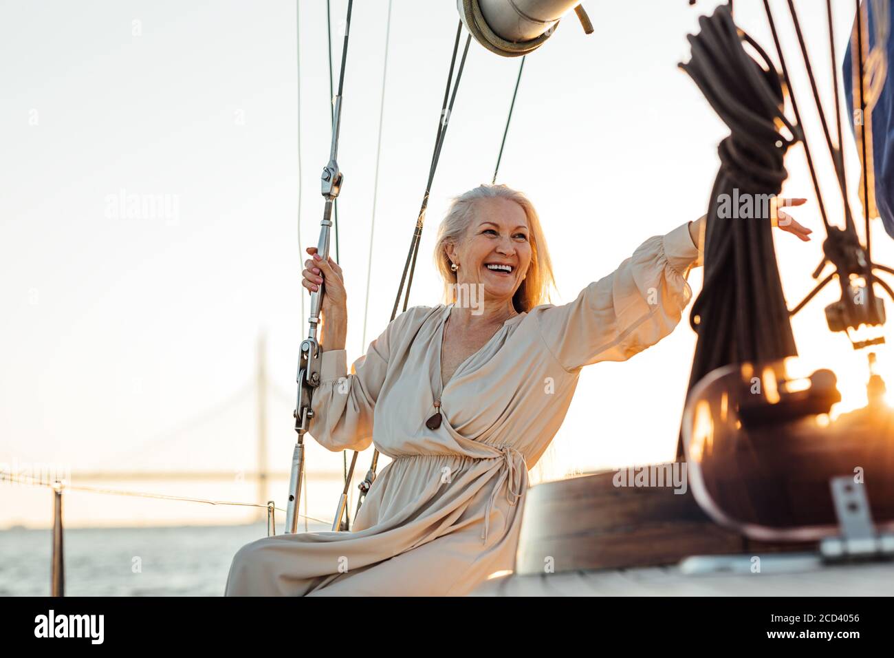 Person pointing the way hi-res stock photography and images - Alamy