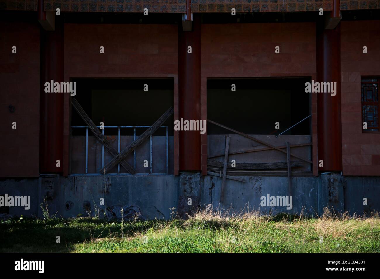 --FILE--A building, which is praised as the world's largest building in ...
