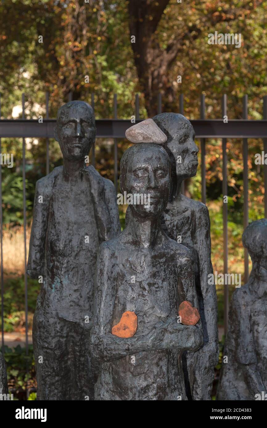 Death cult sculptures hi-res stock photography and images - Alamy