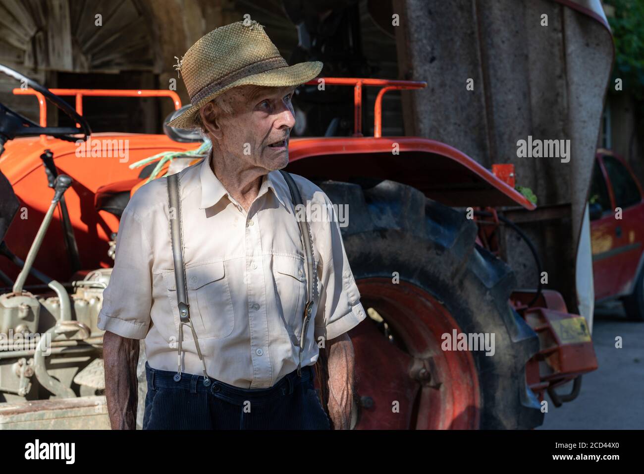 Farmer Straw Hat Portrait High Resolution Stock Photography and Images ...