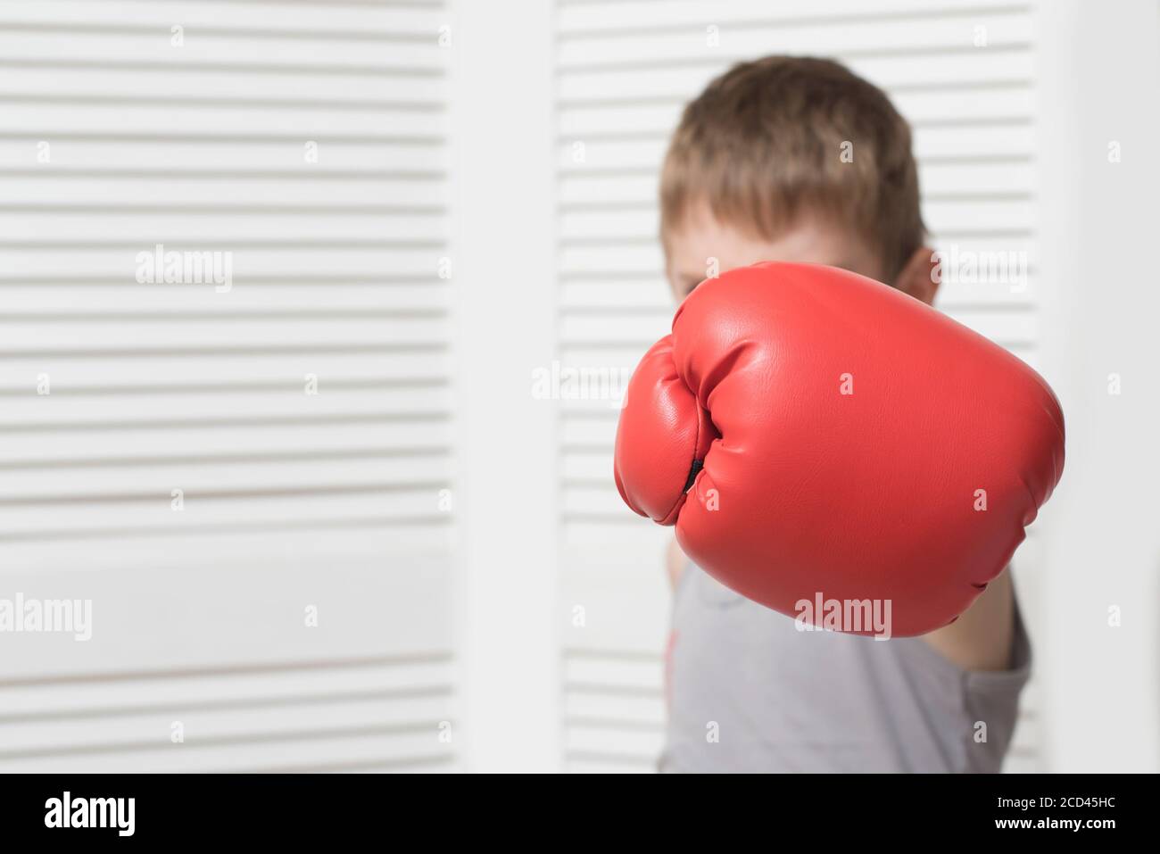 Kick boxing kids hi-res stock photography and images - Alamy
