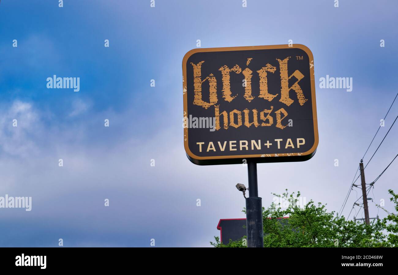 Brick House Tavern And Tap Logo