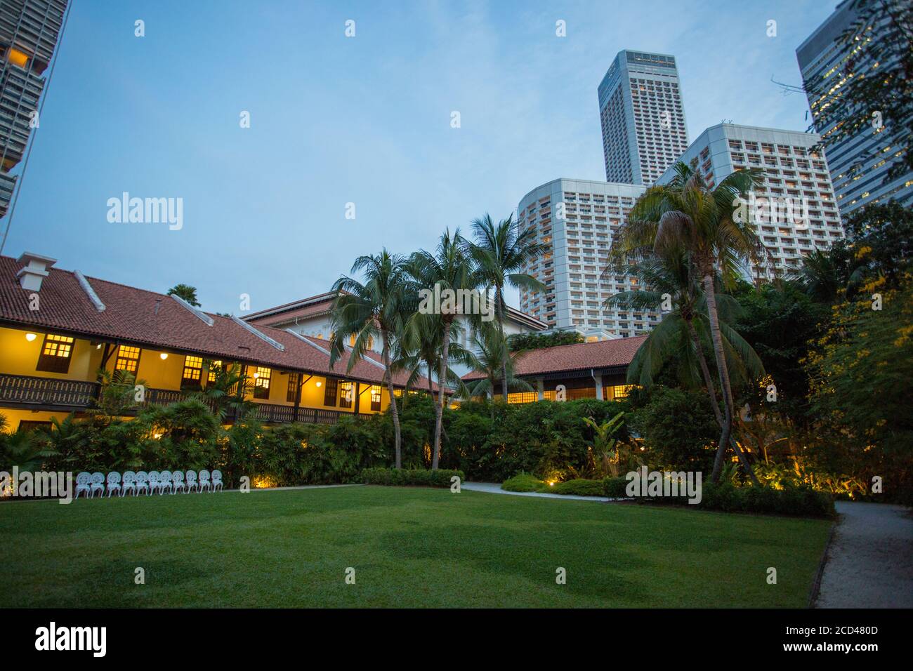 Iconic Raffles Hotel in Singapore Stock Photo - Alamy