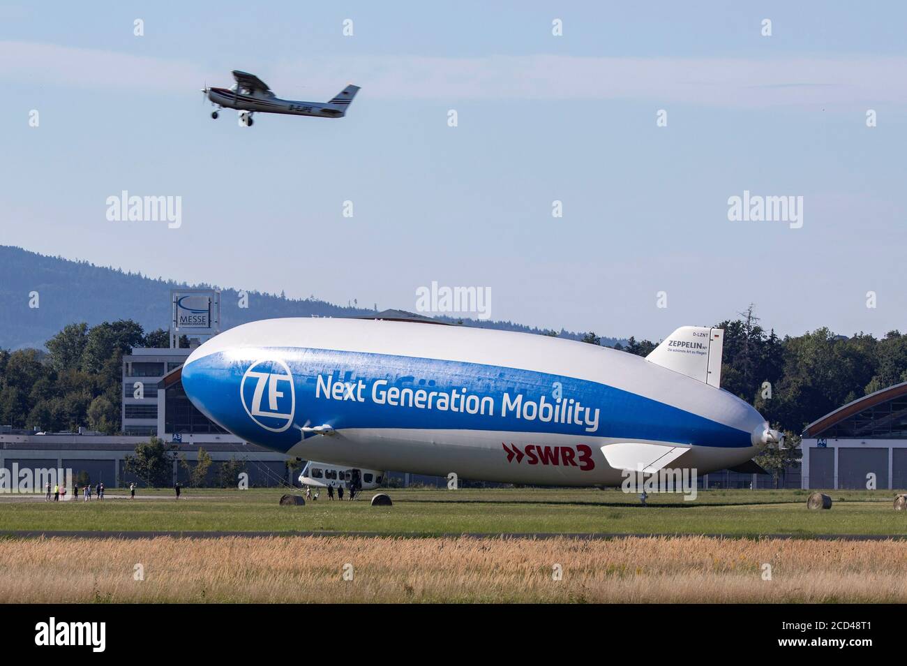 Zeppelin airship company ferdinand von zeppelin hi-res stock ...