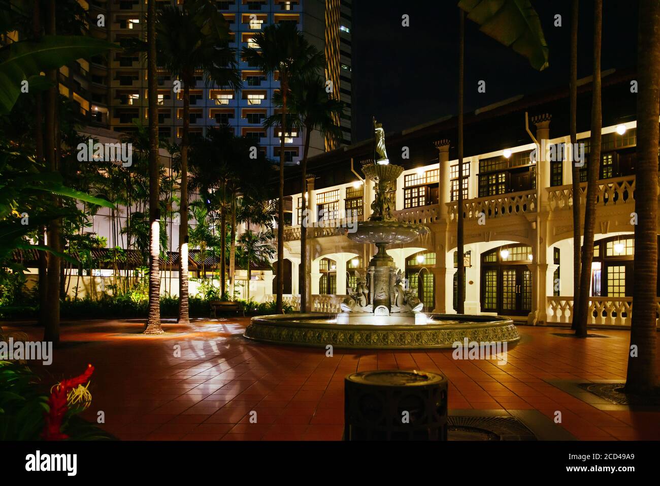 Iconic Raffles Hotel in Singapore Stock Photo - Alamy