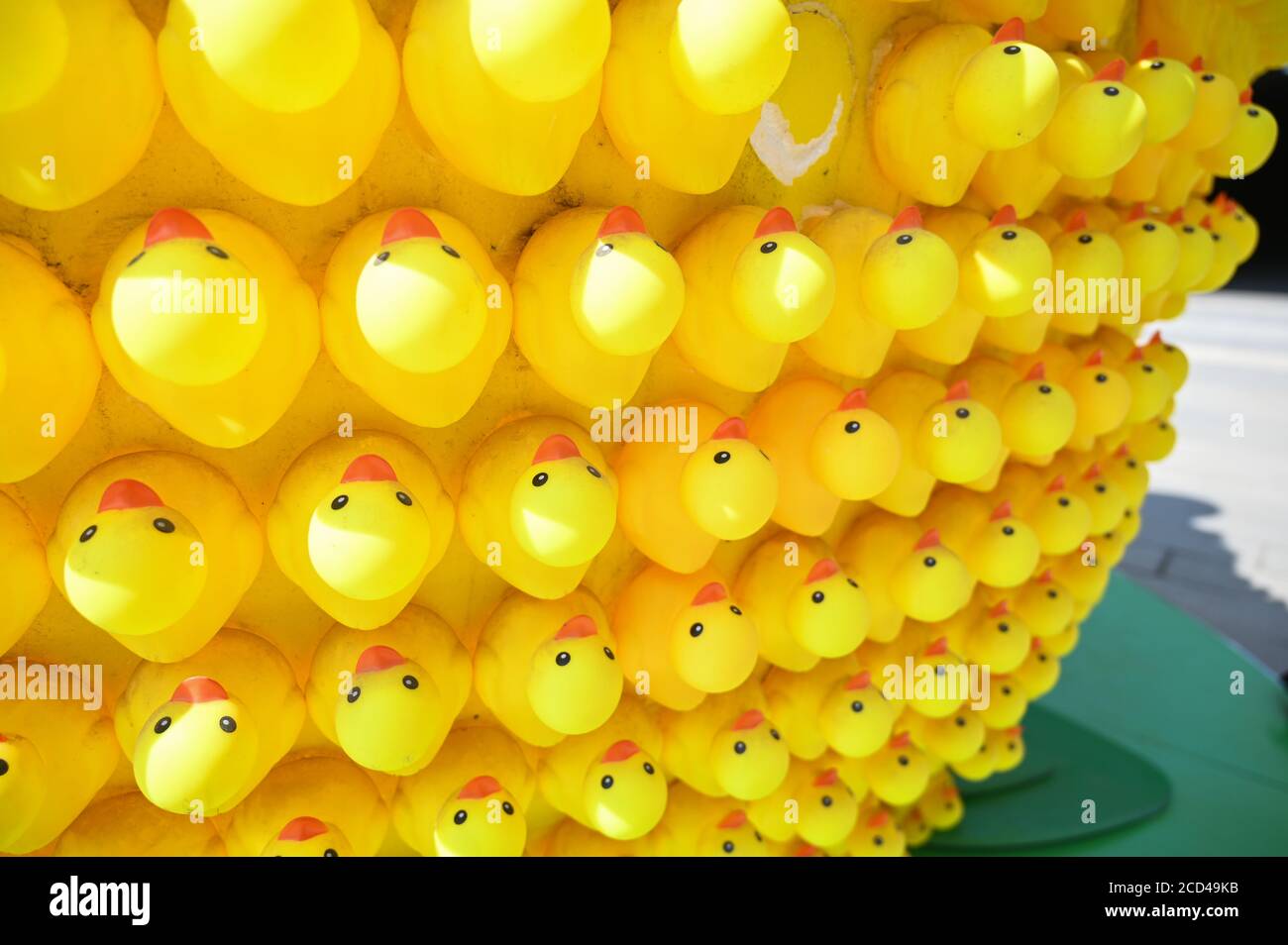 An enormous art installation made of 5000 yellow rubber ducks draws ...