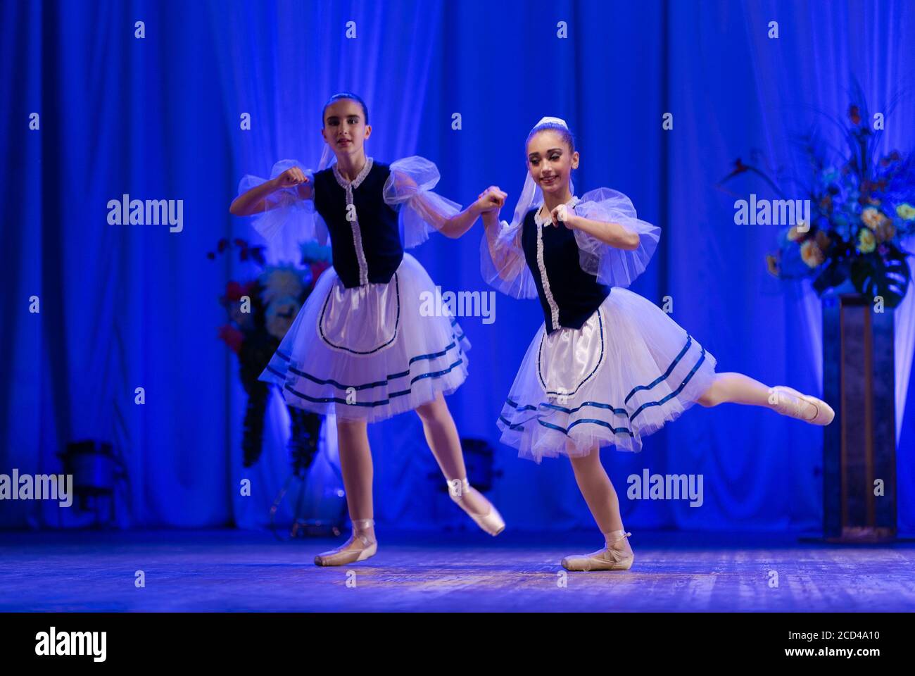 Pointeshoes hi-res stock photography and images - Alamy