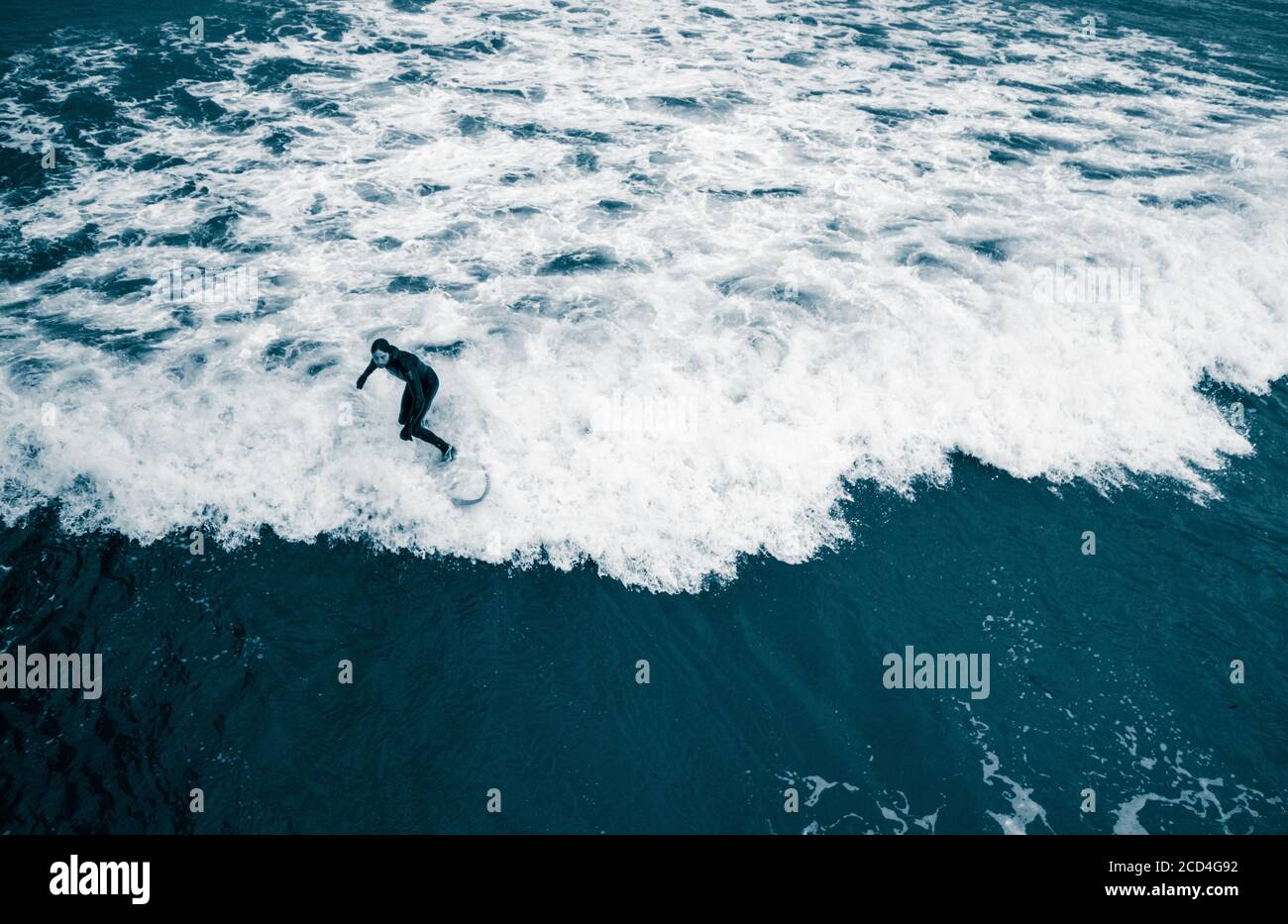 Surfing uk surfer riding hi-res stock photography and images - Alamy