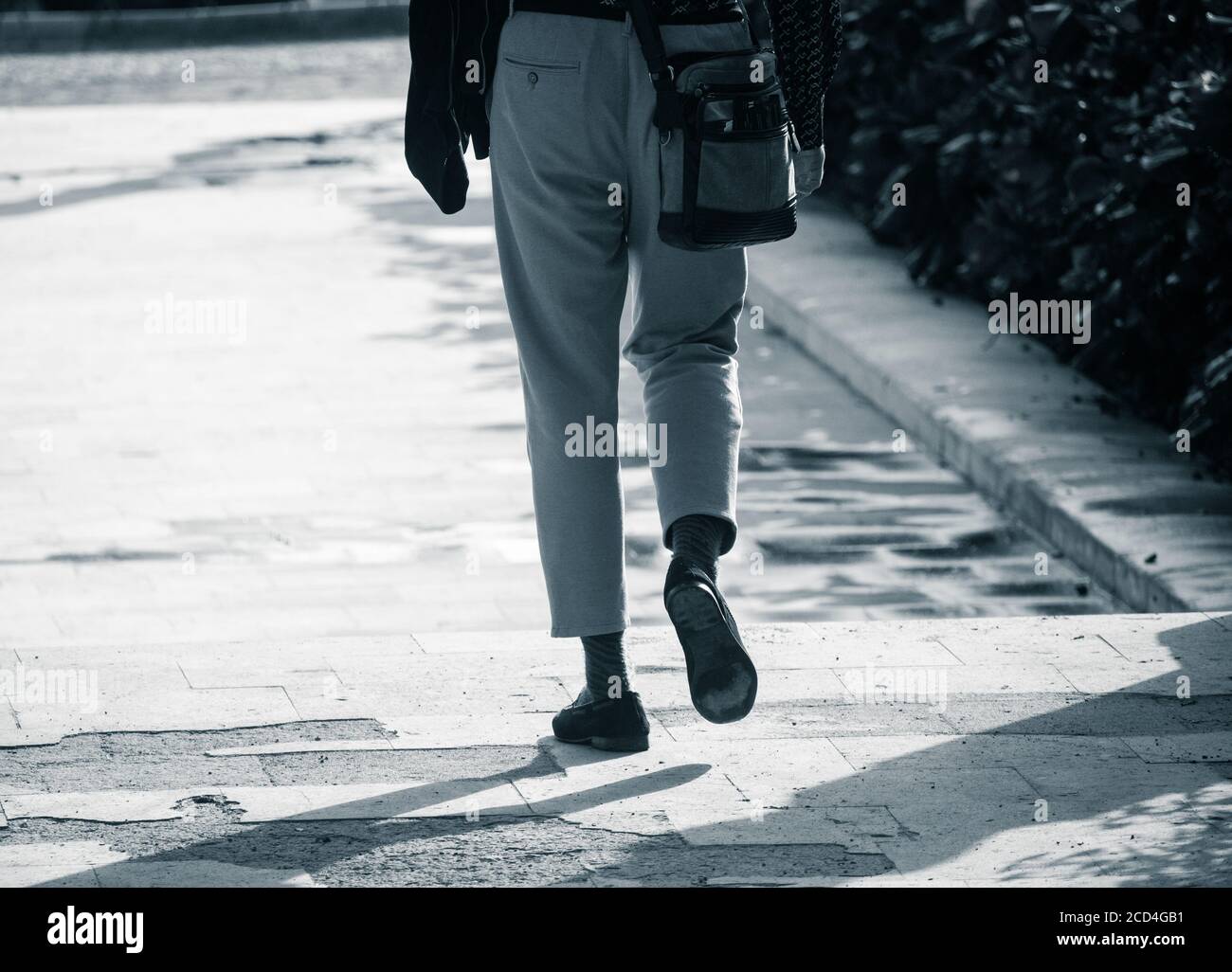 Half mast trousers hi-res stock photography and images - Alamy
