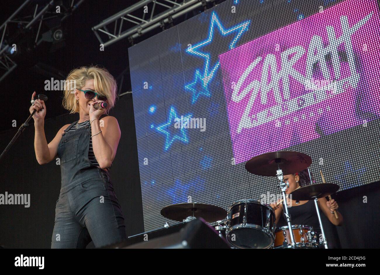 Girls aloud stage hi-res stock photography and images - Alamy