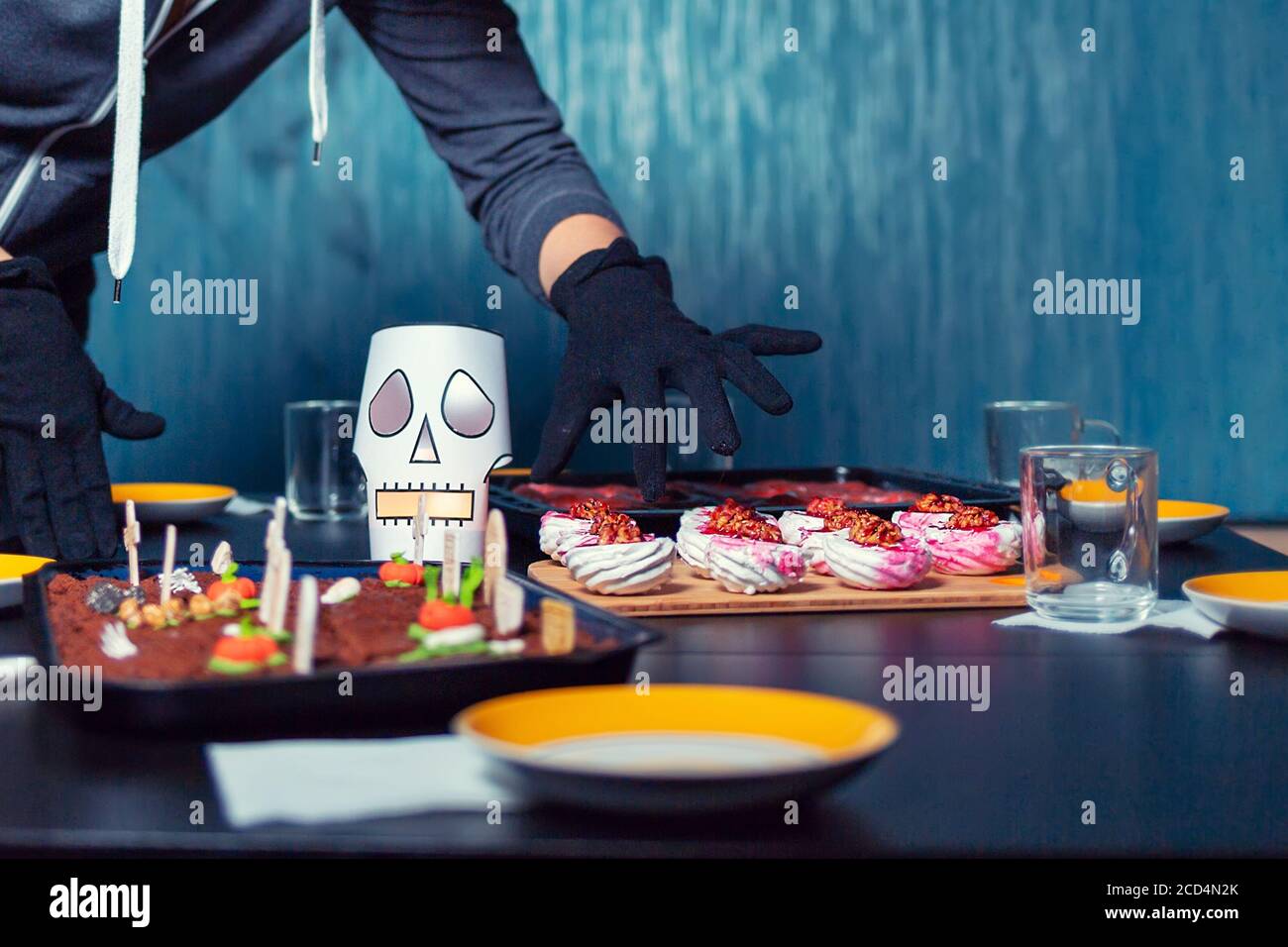Food halloween costume hi-res stock photography and images - Alamy