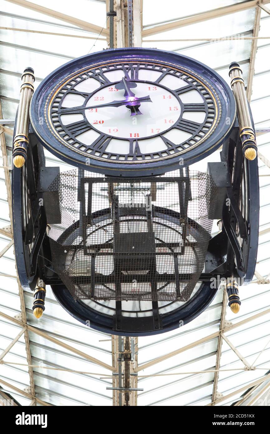 At the old waterloo station clock hi-res stock photography and images ...