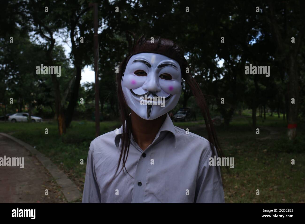 Dhaka, Dhaka, Bangladesh. 26th Aug, 2020. A boy is wearing vendetta ...