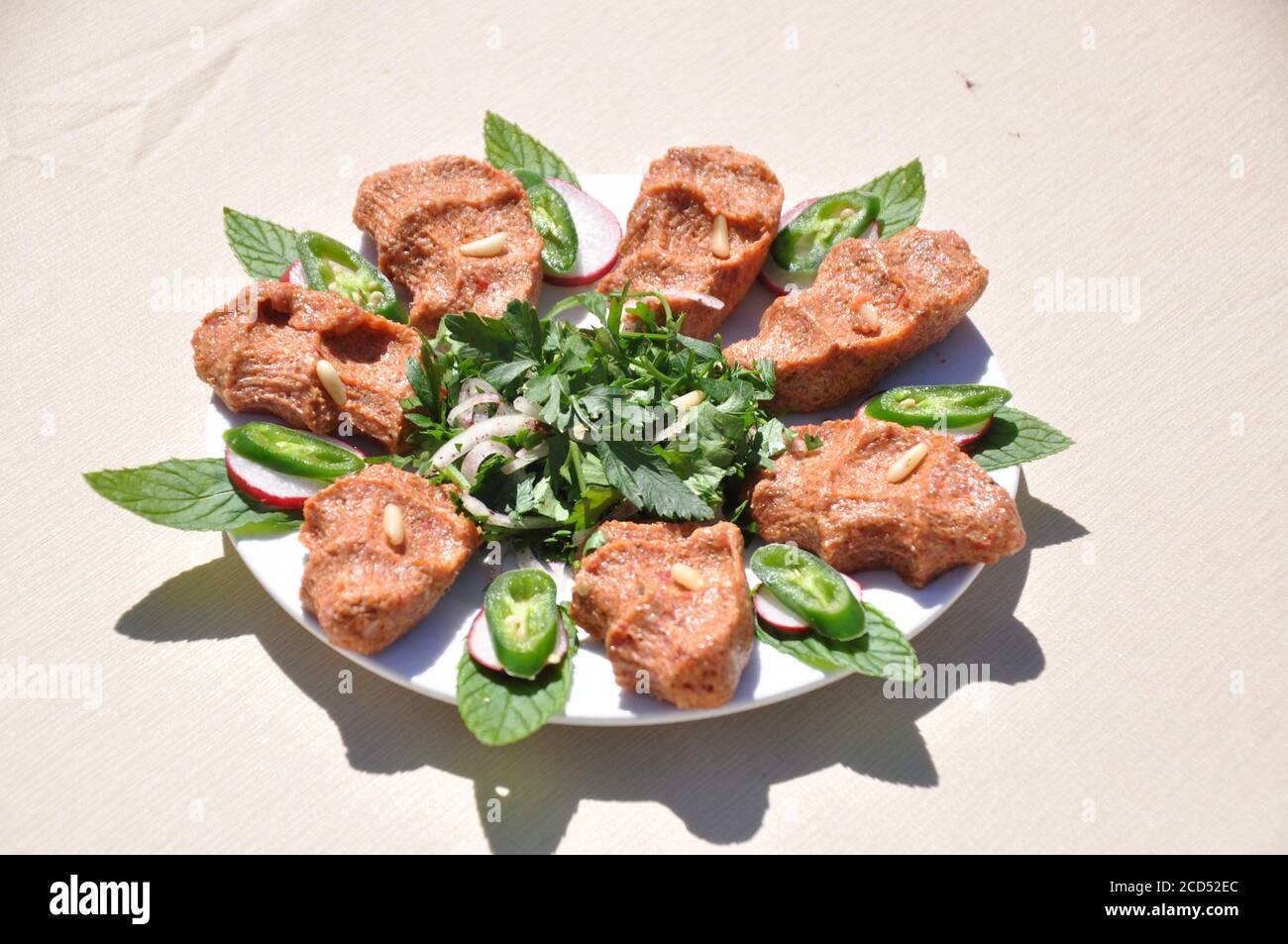 Lebanese dishes hi-res stock photography and images - Alamy