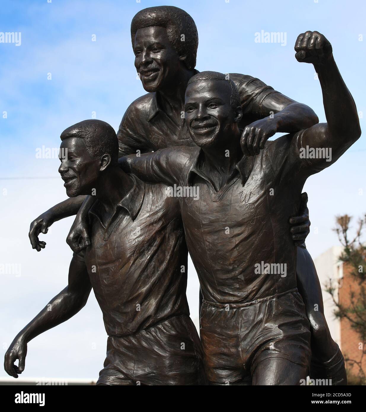 Regis cunningham batson statue hi-res stock photography and images - Alamy