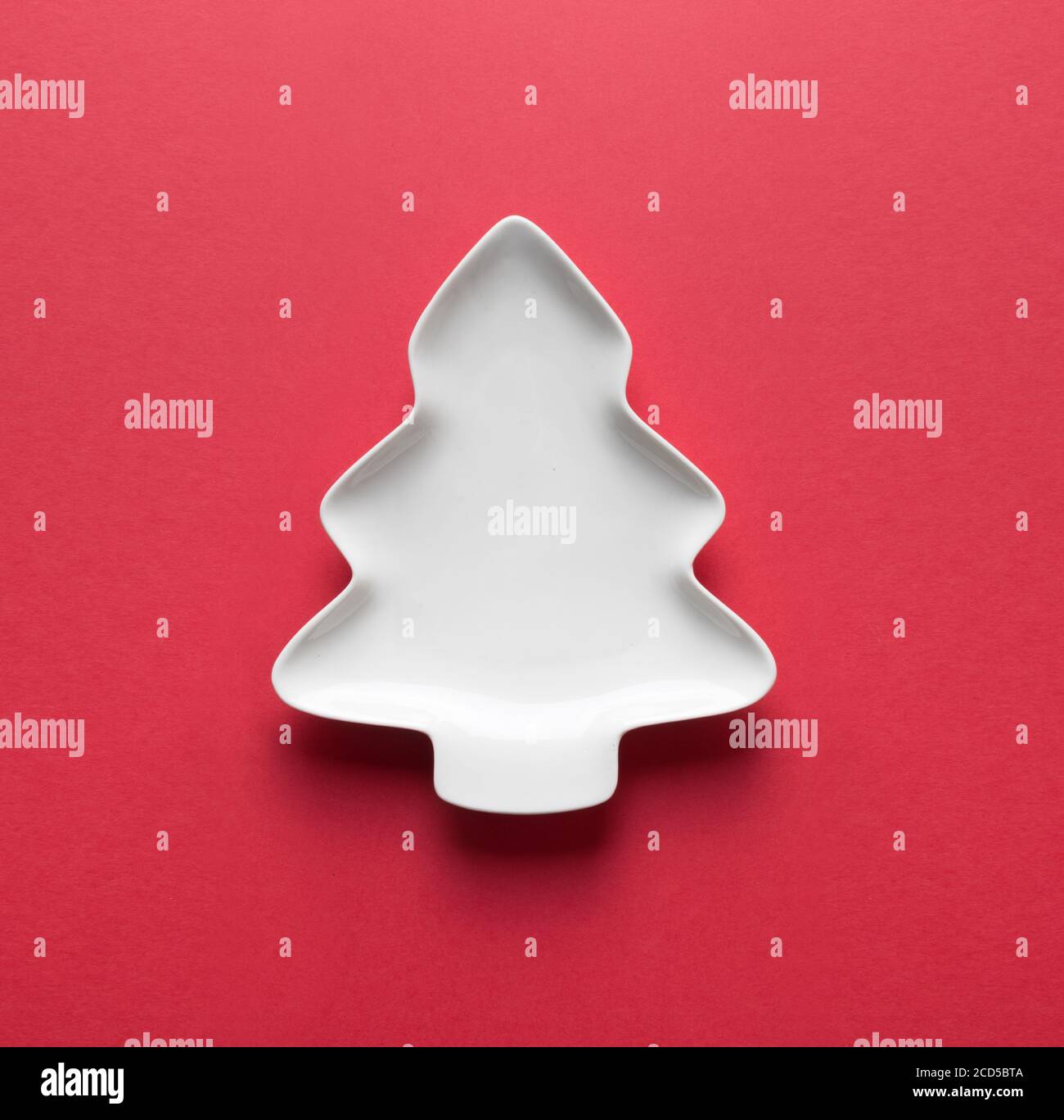 Empty christmas tree hi-res stock photography and images - Alamy