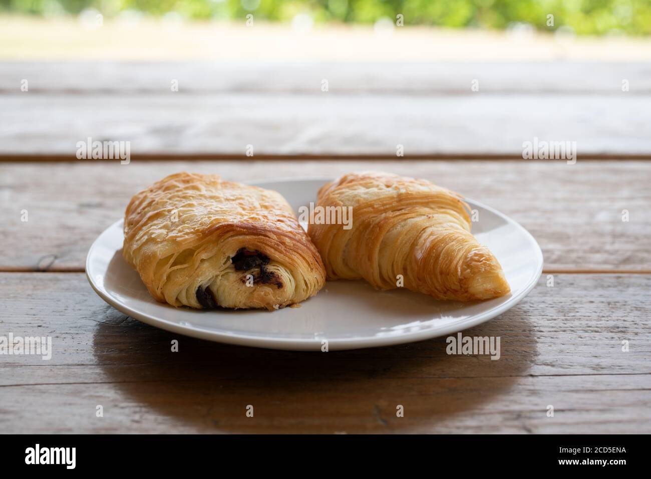 Two croissants hi-res stock photography and images - Alamy