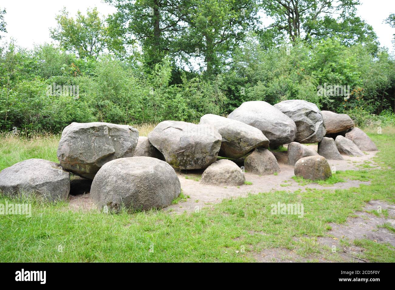 Unshaped stone hi-res stock photography and images - Alamy