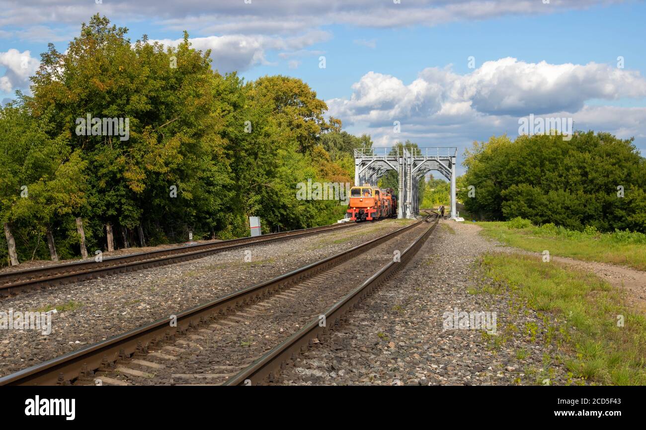 Railroad crossing on side road hi-res stock photography and images - Alamy
