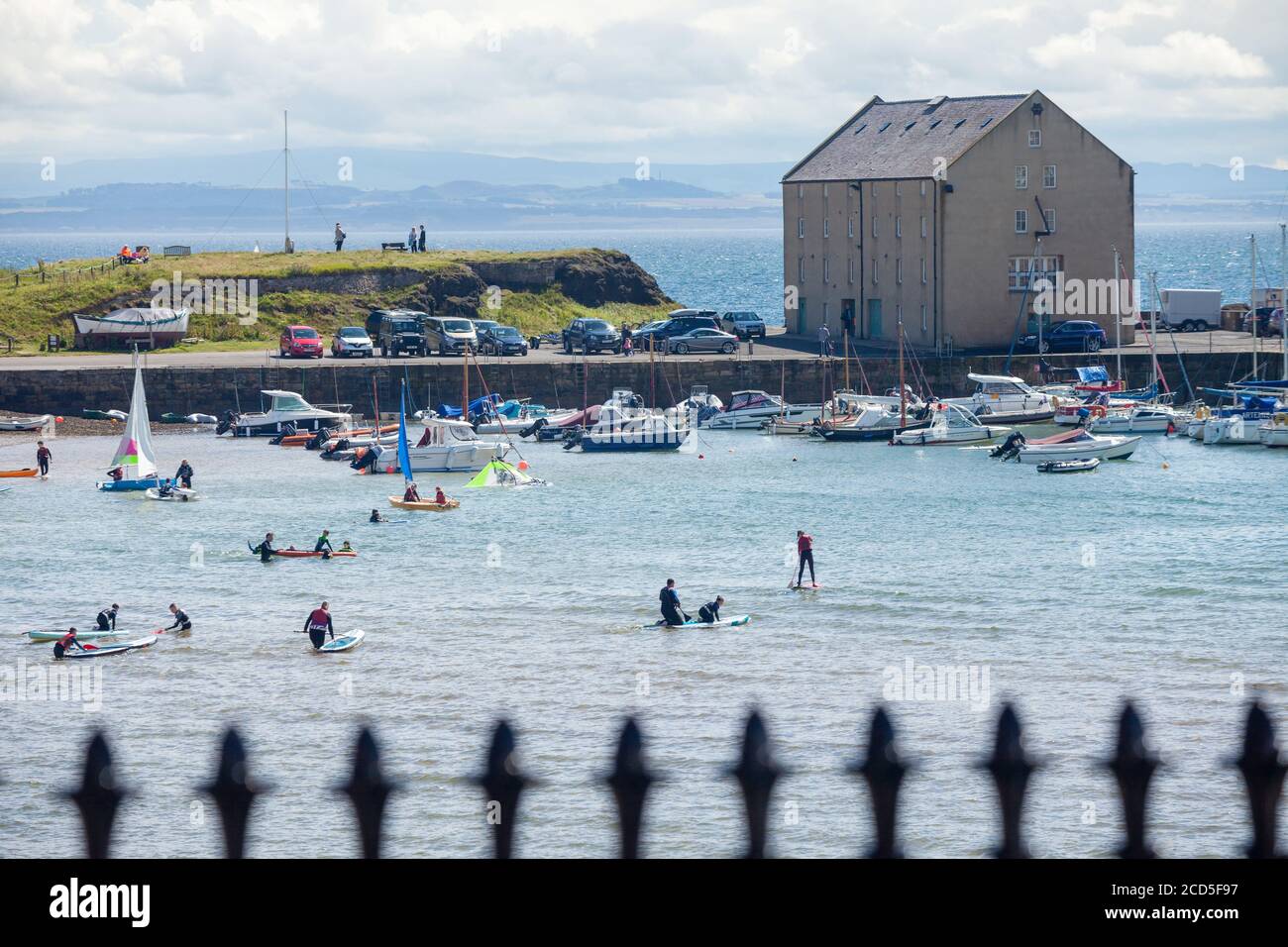 Elie beach harbour hi-res stock photography and images - Alamy