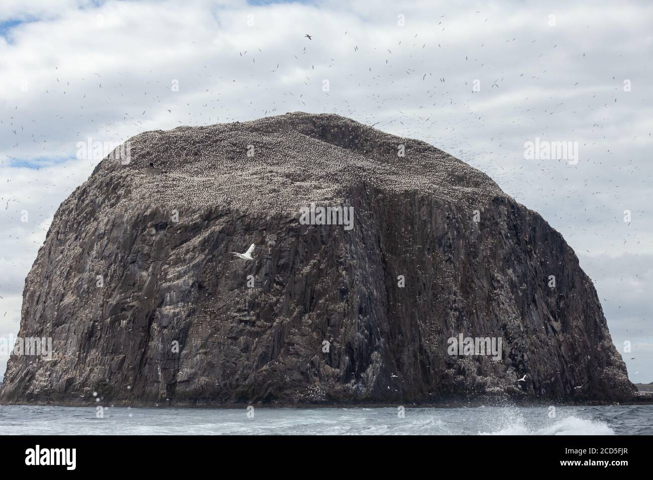 Massive rock hi-res stock photography and images - Alamy