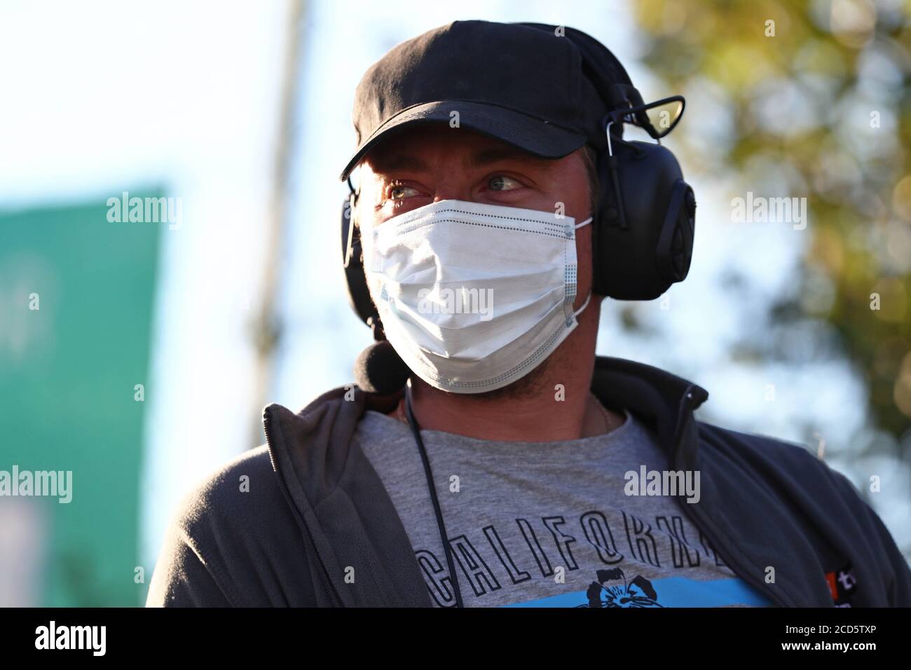 Cameraman with corona mask hi-res stock photography and images - Alamy