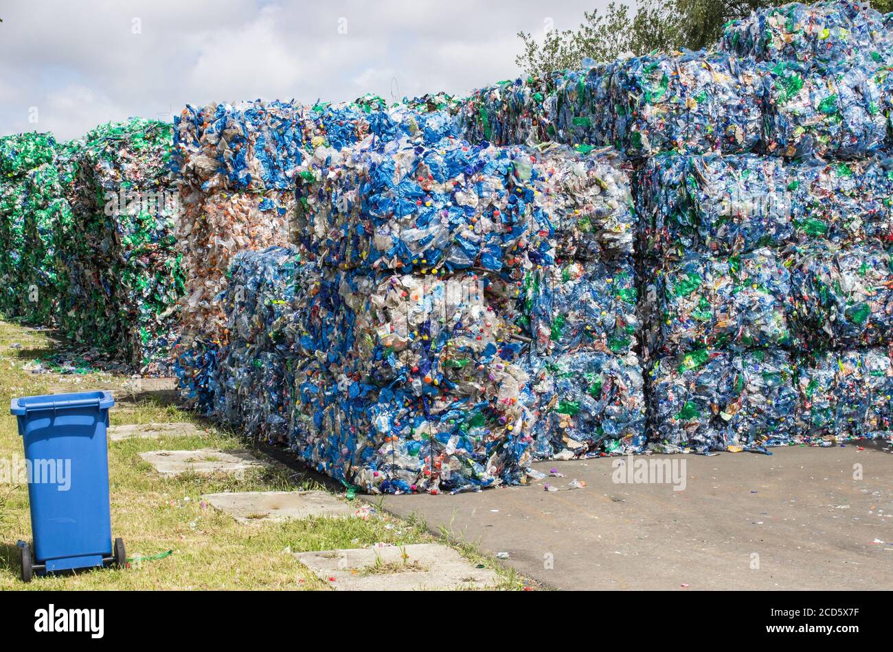 Pile of plastic waste for recycling Stock Photo - Alamy