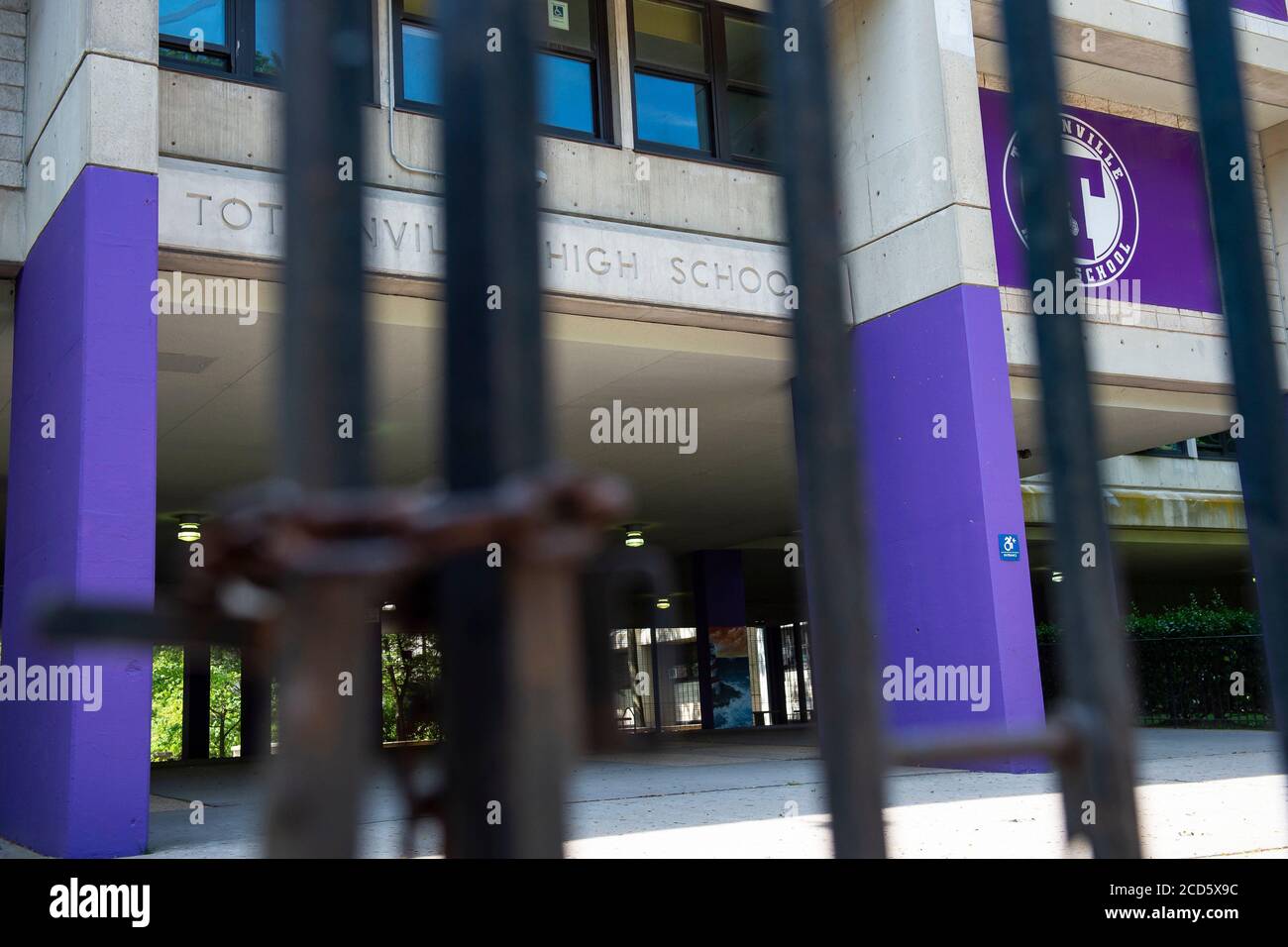 Reopening of high schools hi-res stock photography and images - Alamy