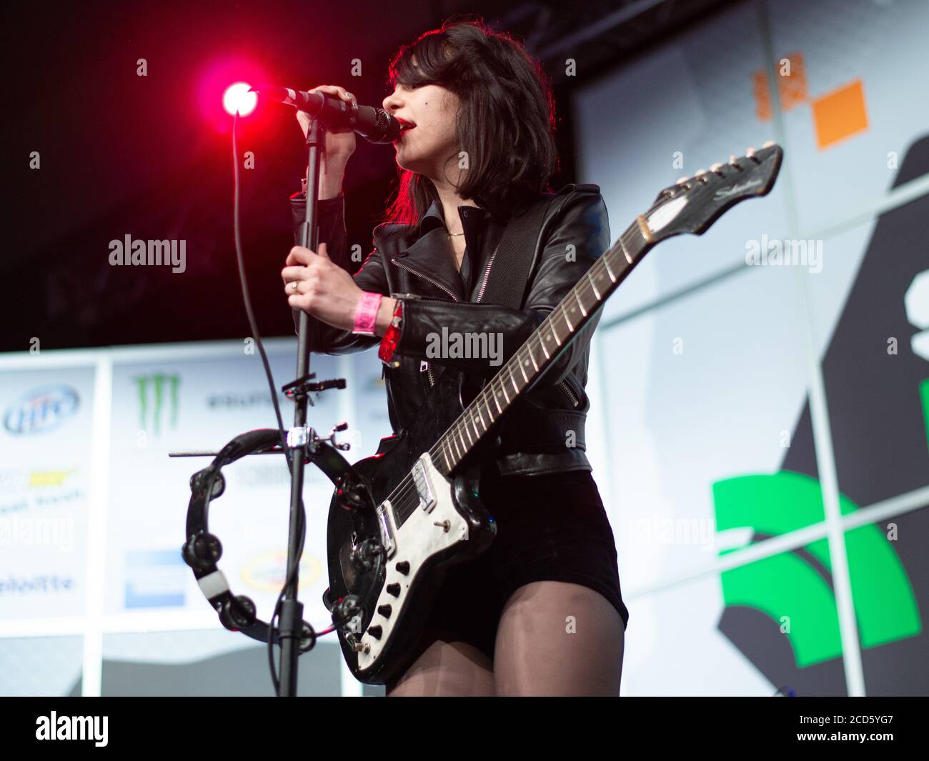 Dum dum girls dee dee hi-res stock photography and images - Alamy