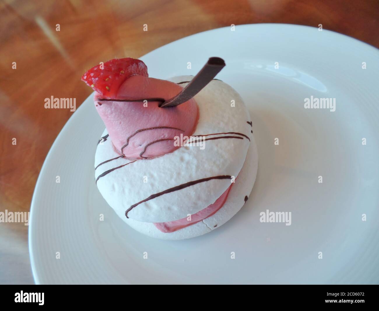 Fancy strawberry dessert hi-res stock photography and images - Alamy