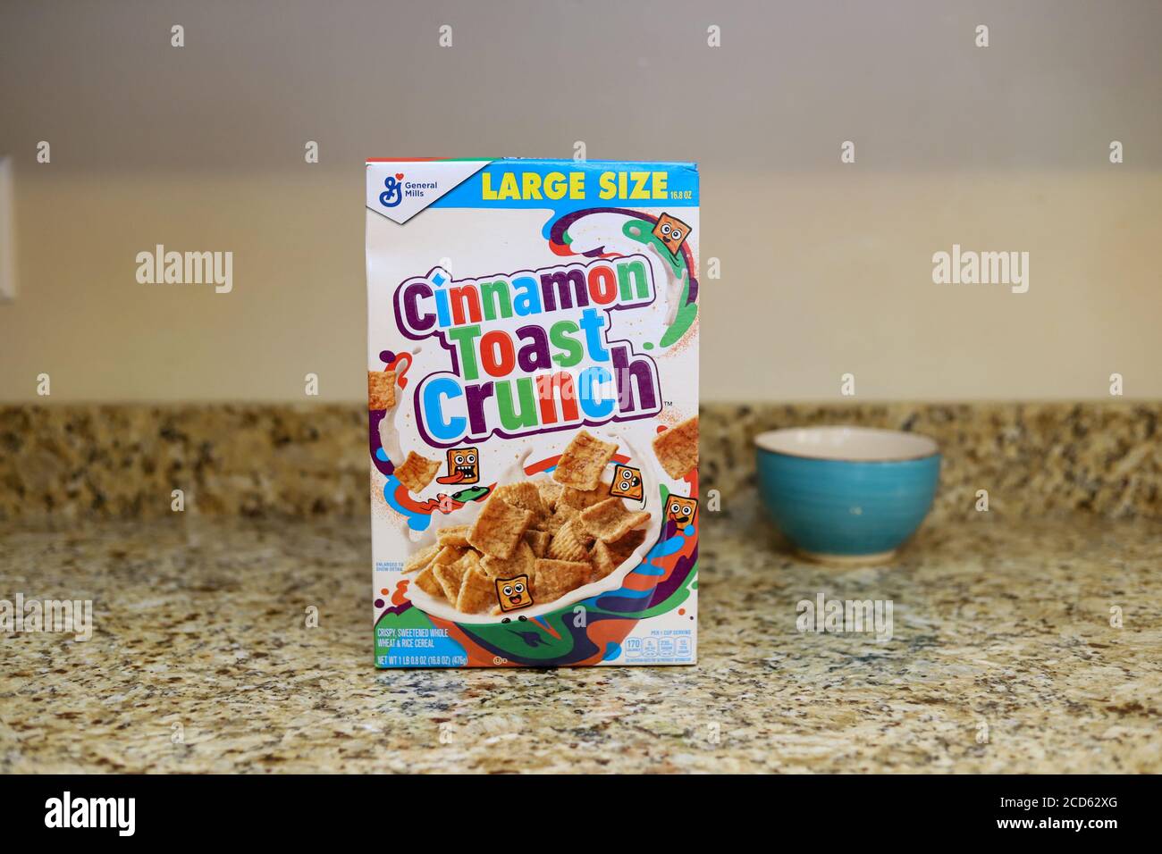 Cinnamon toast crunch box hi-res stock photography and images - Alamy