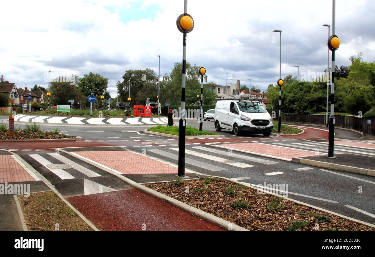 Cambridge, UK. 26th Aug, 2020. Vehicles negotiates their way at the ...