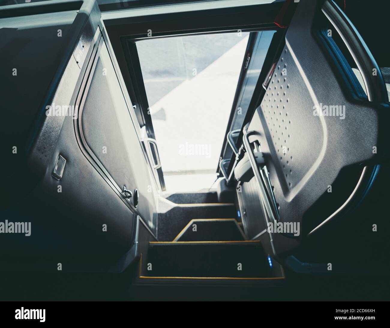 Open platform bus hi-res stock photography and images - Alamy