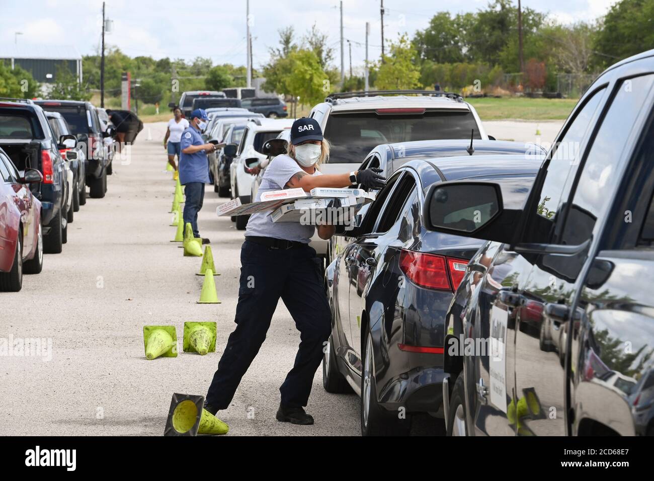 Car queue hotel hi-res stock photography and images - Alamy